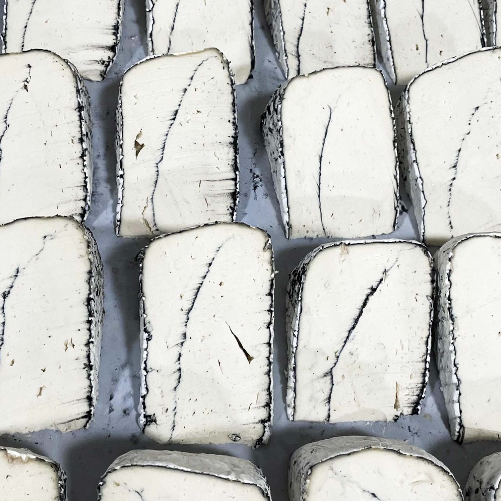 Barn Cat Wedges – Bandit